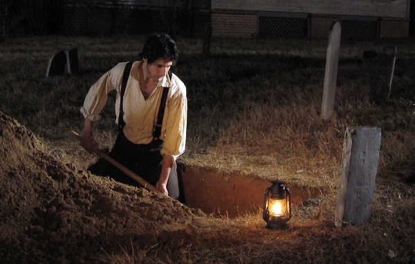 ⚰What Dream About Digging Out A Grave Means