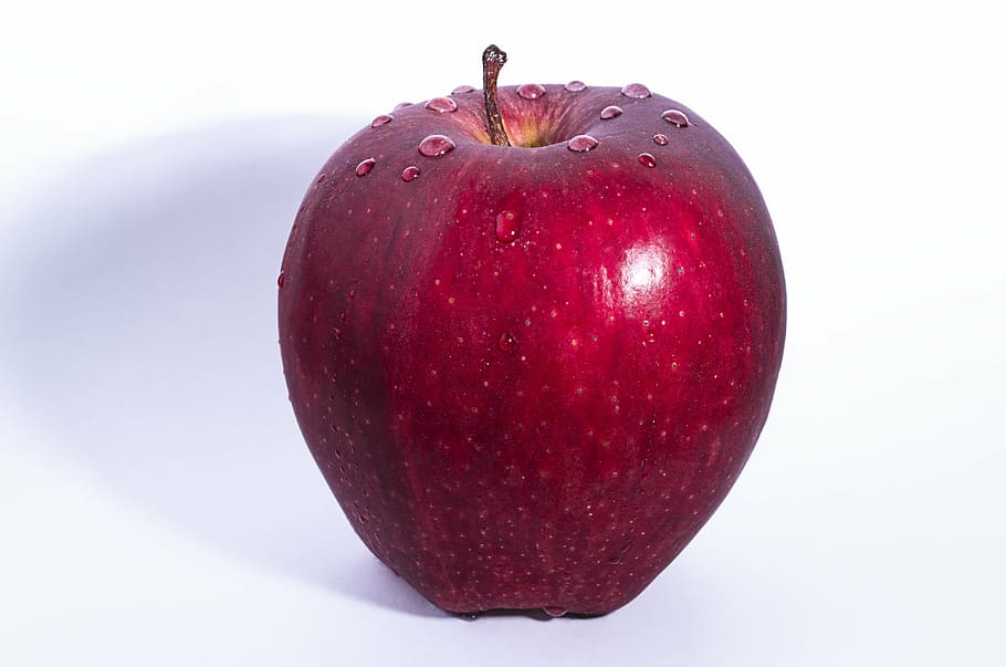 Red Apple in a Dream: Sweet Symbol or Warning Sign?